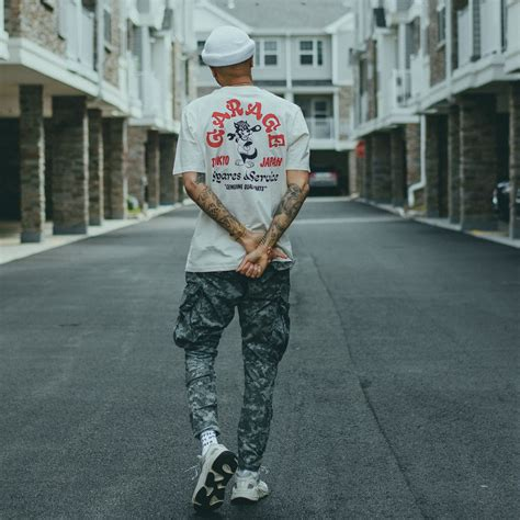 What is Streetwear and Why is it So Popular? - Buzzy Moment